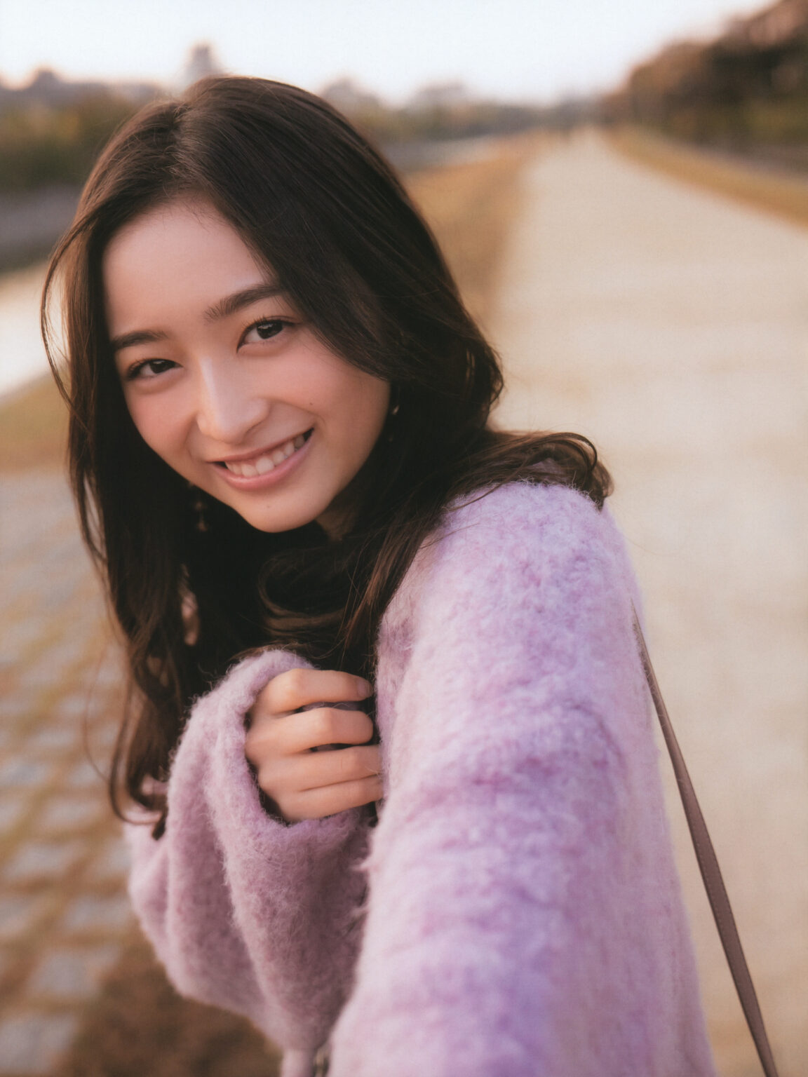 2023-03-14 TRIANGLE magazine 01 乃木坂46 山下美月 贺喜遥香 井上和 | 日本写真网