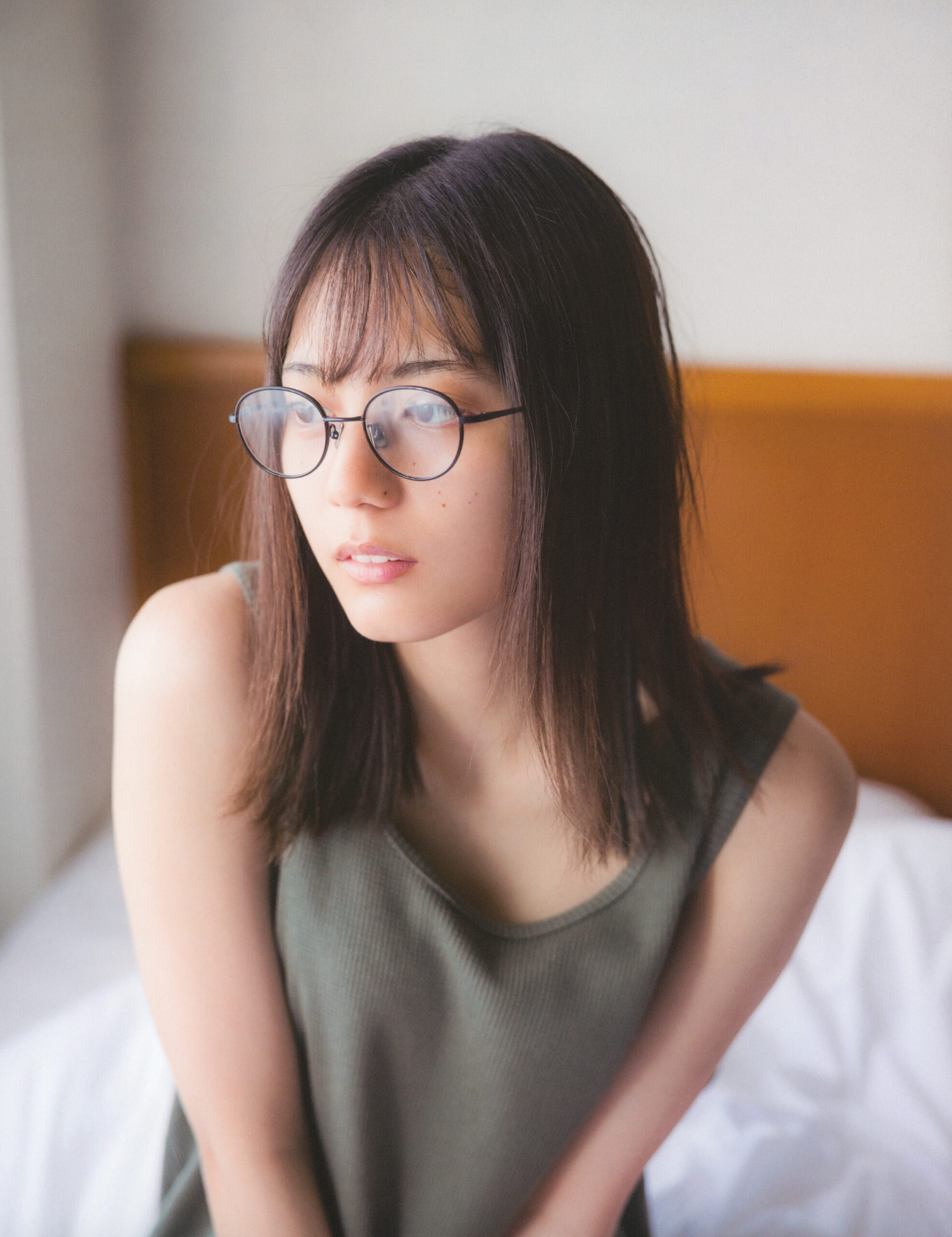 小坂菜緒1st写真集君は誰？ | 日本写真网